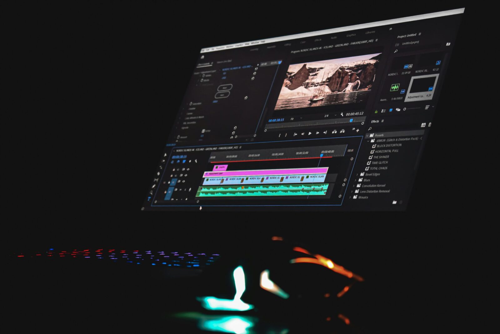Best Video Editing Software for Beginners and Pros in 2024 - gfxtek.com